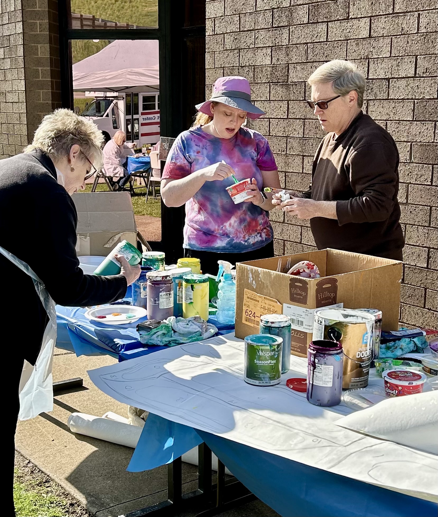 HubCAP community Smithers brings collaborative art to their neighbors ...